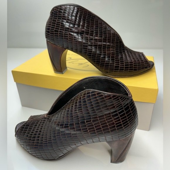 Salpy | Shoes | Salpy Hand Made Geneva Brown Scale Shoes Size 8 | Poshmark